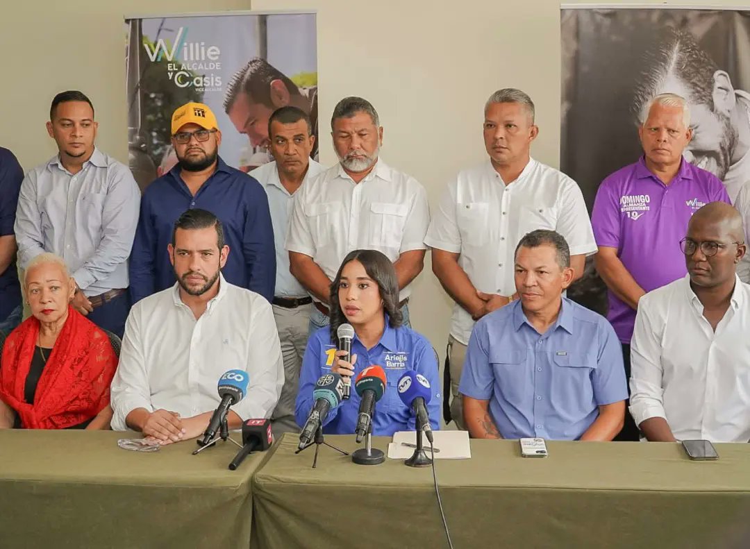 Candidatos independientes se unen a la fórmula Willie-Casis